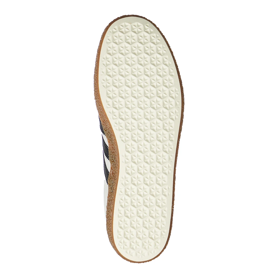 adidas - Montreal RM (Grey Two / Core Black / Gum 5) | HHV