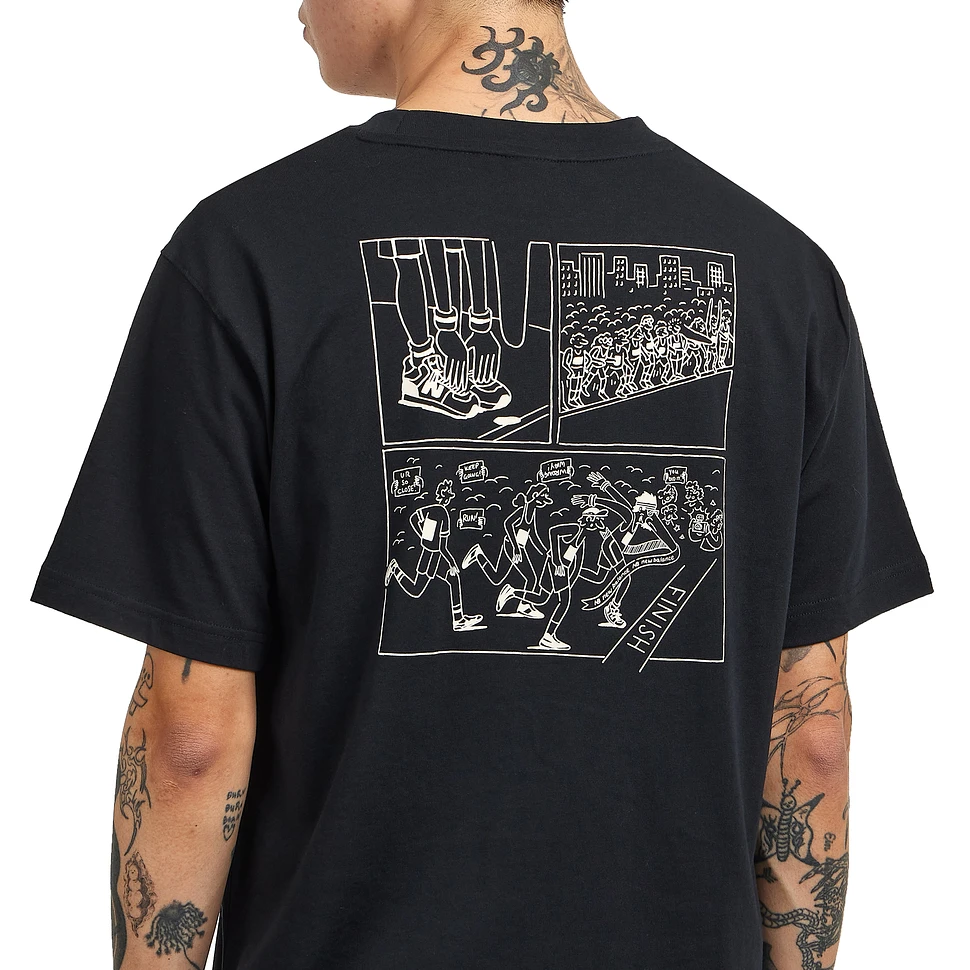 New Balance - Runners arent normal T-Shirt (Black) | HHV