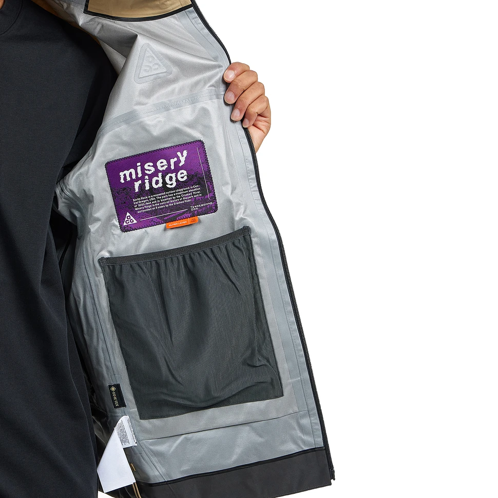 Nike - ACG "Misery Ridge" Storm-FIT ADV-GORE-TEX Jacket (Parachute ...