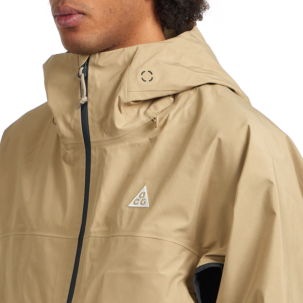 Nike - ACG "Misery Ridge" Storm-FIT ADV-GORE-TEX Jacket (Parachute ...