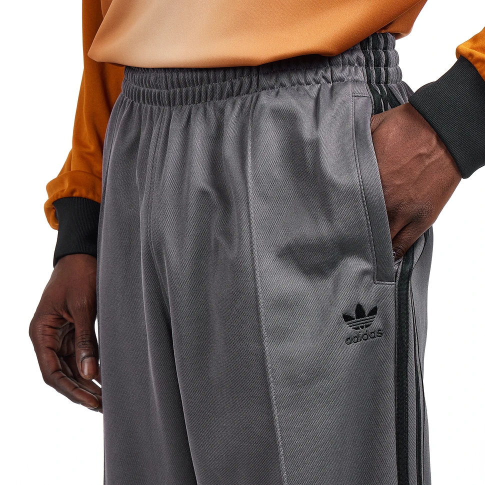 adidas - Adicolor Baggy Fit Firebird Track Pants (Grey Strata / Black ...