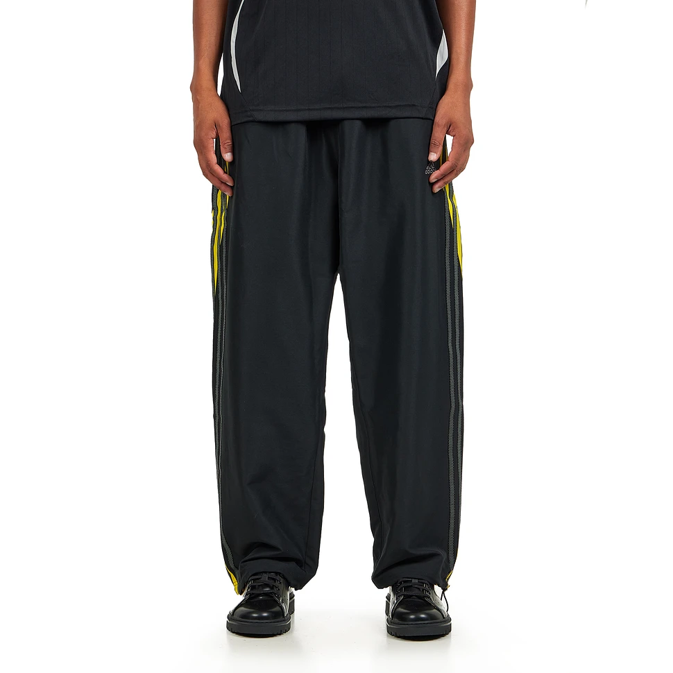 adidas - Loose Cutline Track Pants (Black) | HHV