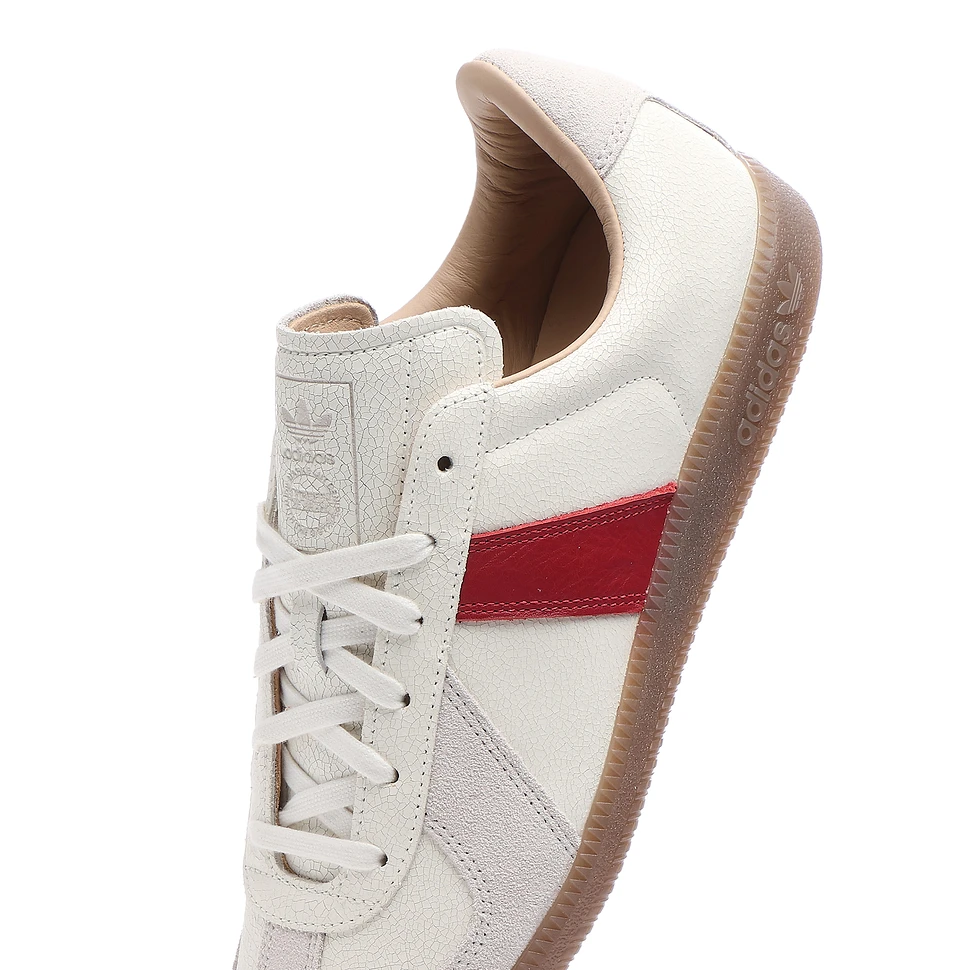 adidas - BW Army (Core White / Team Victory Red / Gum5) | HHV